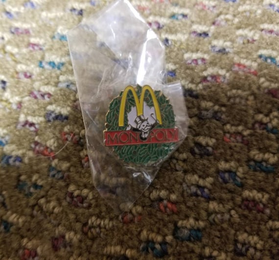 McDonald's Monopoly Wreath Enamel Pin - Gem