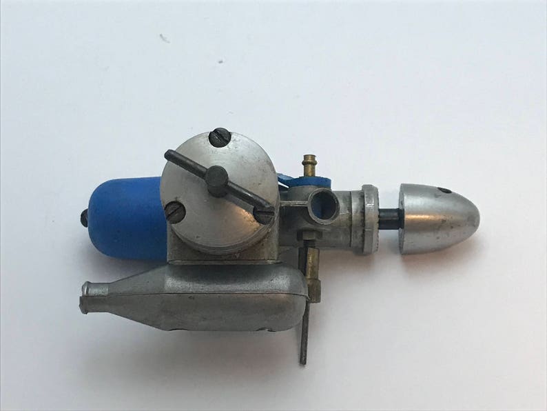 VINTAGE A-M 1.49cc /.09 Cubic Inch Model Diesel Engine, R/C Engine ...