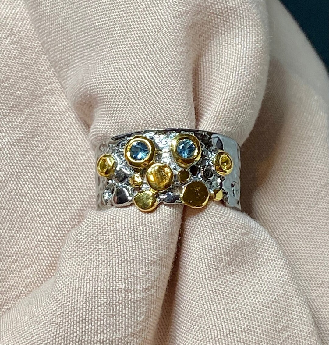 Size 8 Blue Sapphires Ring With Gold Accents - Unique Gemstone Ring ...