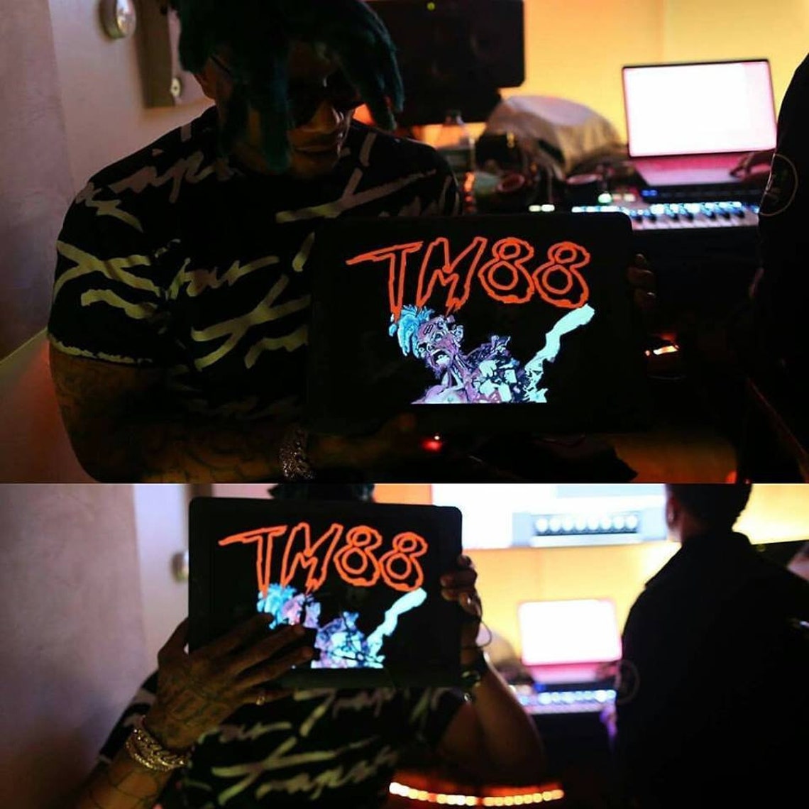 Stickerlight - Custom Made Light up Laptop Skins for Djs! - Etsy UK