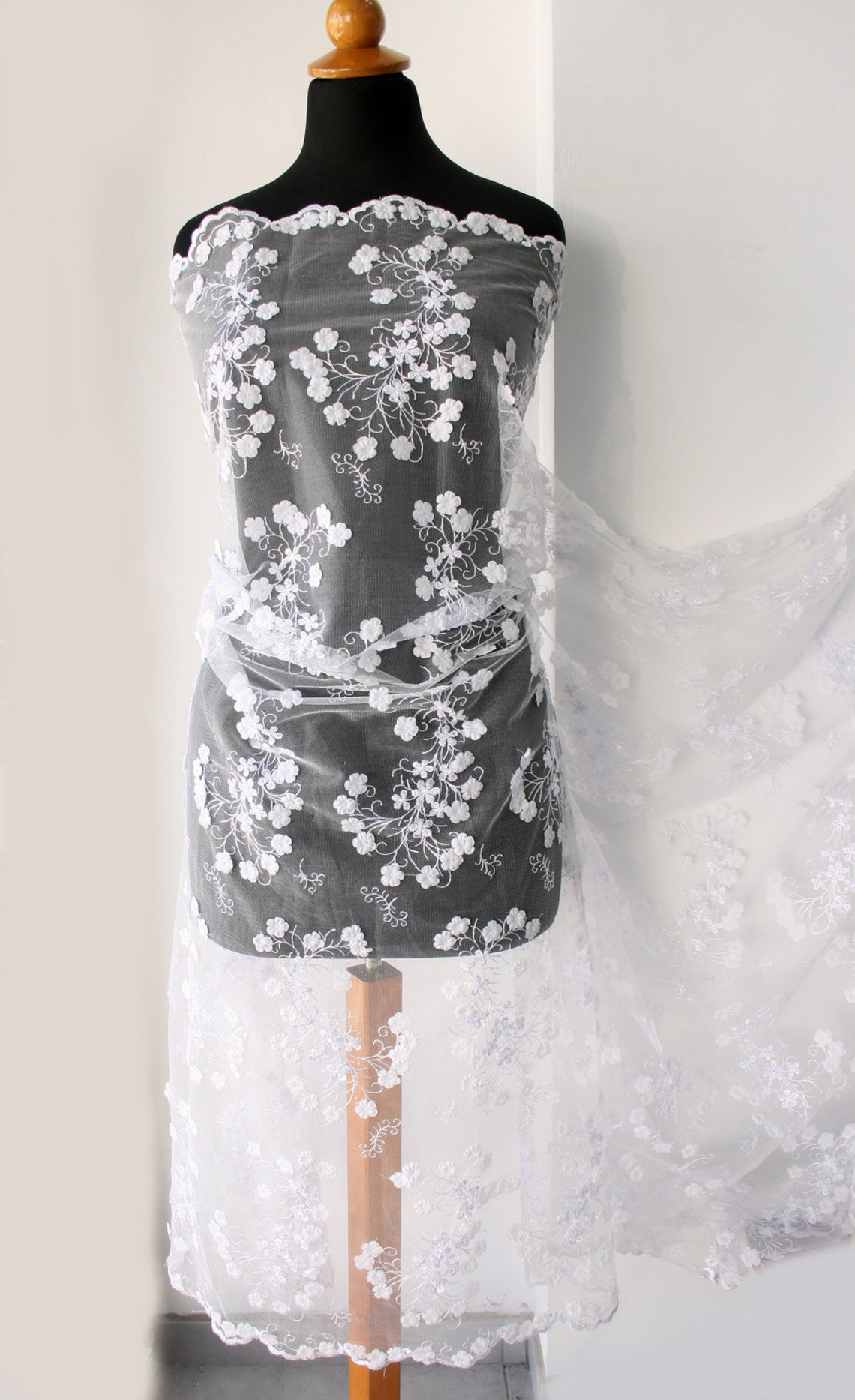 White Tulle, Netting Embroidered 3D Flowers Fabric for Bridal Veils ...