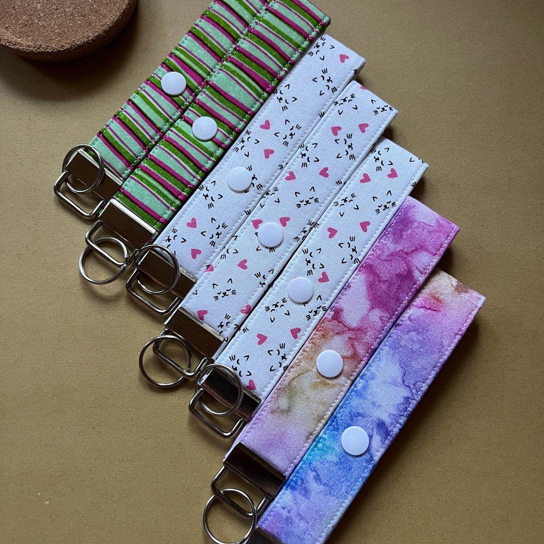 Ear Saver Key Fob, Minnie Ear Headband Holder, Ear Holder for Backpack ...