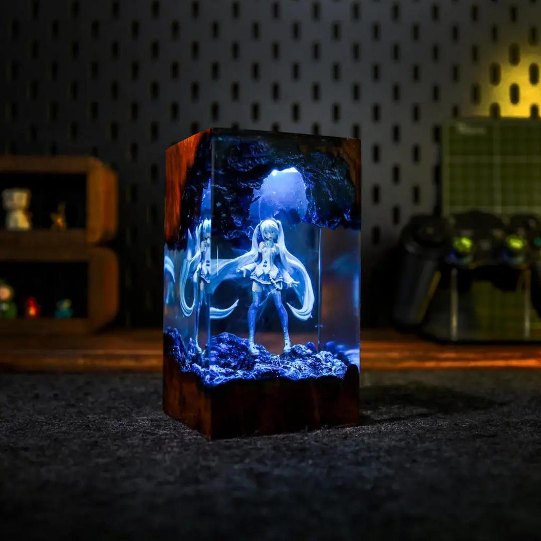 Hatsune Miku CV01 Anime Epoxy Resin Wood Lamp, Diorama, Gaming Decor ...