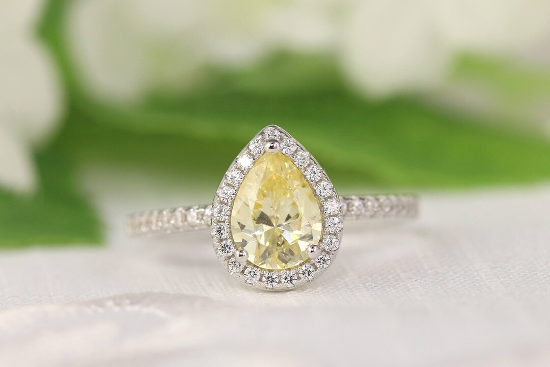 1.2 Ctw Excellent Quality Light Canary Yellow 8x6mm Cubic Zirconia ...