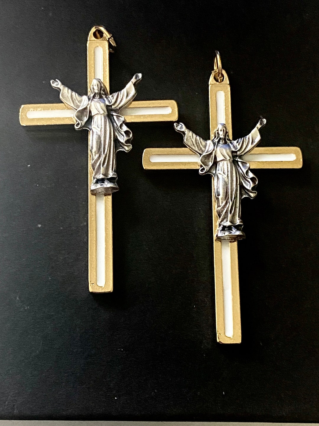 Risen Jesus WHITE and Gold Tone Crucifix Cross for Rosary or Pendant 2 ...