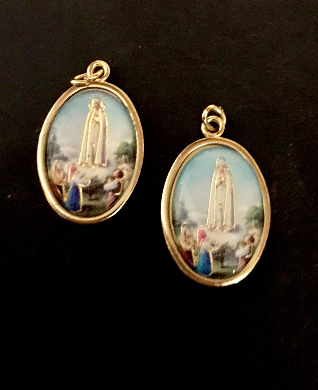 Our Lady of Fatima Photo Gold Tone Medals From Italy Lot of 2 Charm or ...