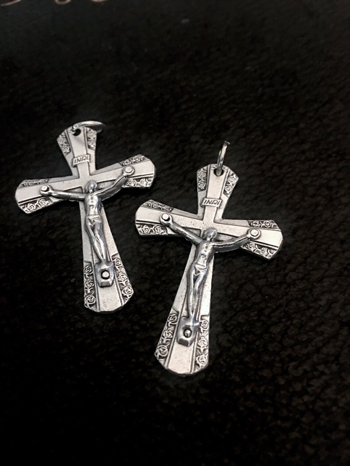 Modern Roses Style Jesus Crucifix Rosary Cross Lot of 2 ITALY - Etsy