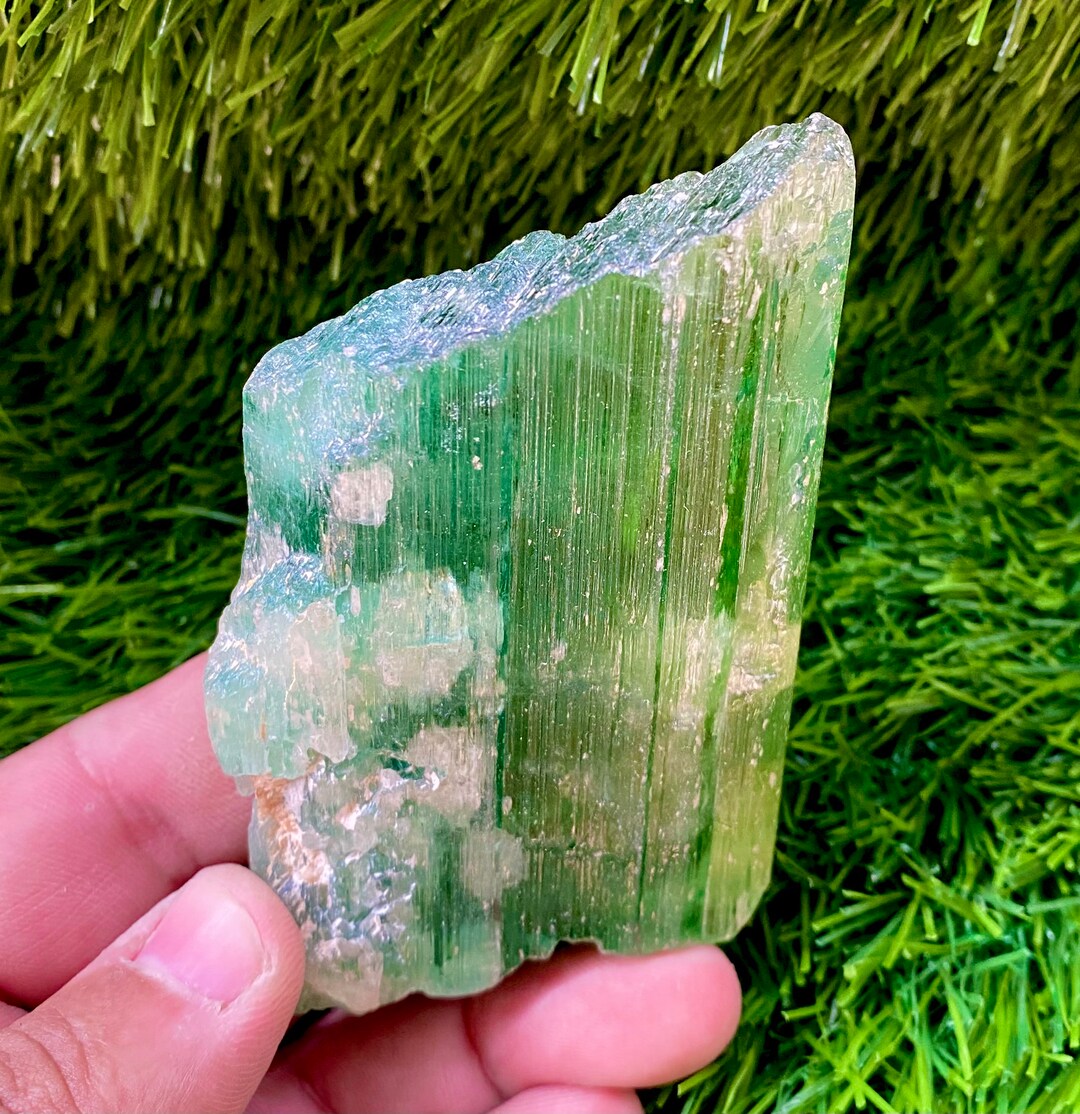 1080 Carats Beautiful to Emerald Green Color Vee Shape Clean and ...