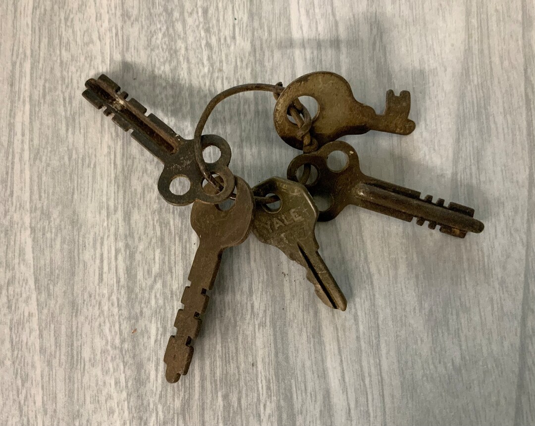 Rare Vintage YALE & Towne Mfg Co. Key, Corbin Skeleton Keys, Antique ...
