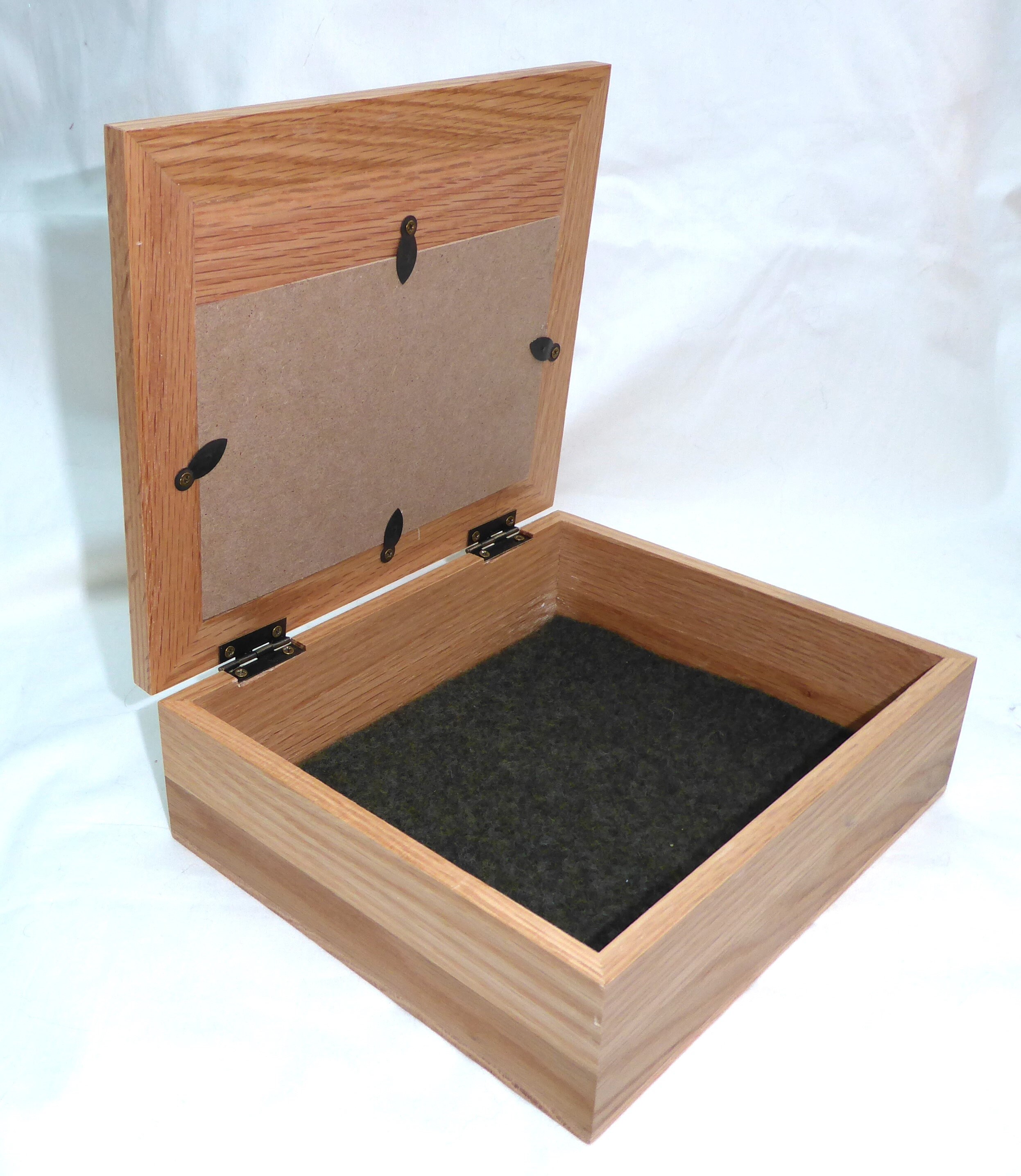 Oak Jewellery Box (Box1) with Needle-Felted Inlay