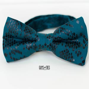 Teal Snake Print Bow Tie, Mens Animal Print Bow Ties, Python Pattern ...