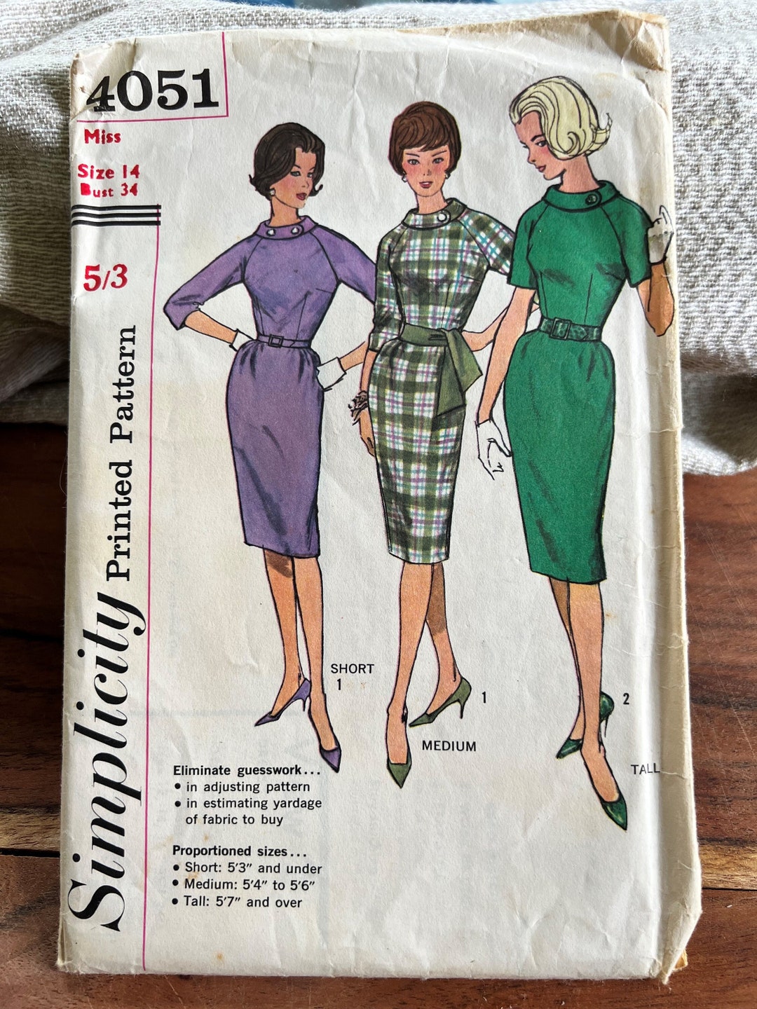 4051 Simplicity Vintage Sewing Pattern. Misses' One-piece Dress in ...