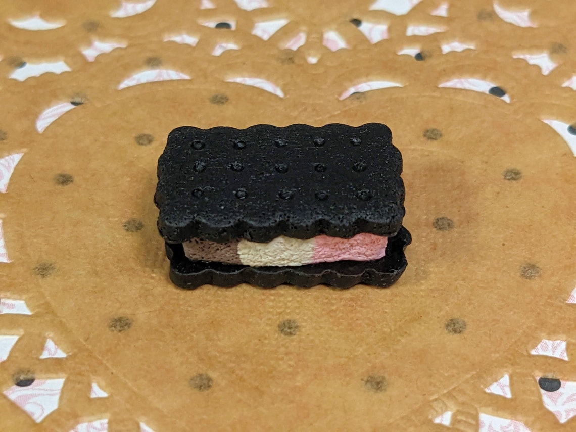 Large Ice Cream Sandwich Keychain - Etsy
