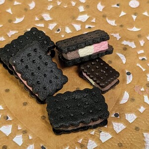 Large Ice Cream Sandwich Keychain - Etsy