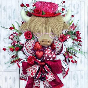 Large Deluxe Valentines Day Highland Cow Wreath for Front Door ...