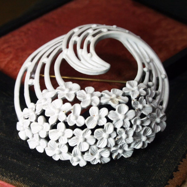 Monet 1960 Brooch - Etsy