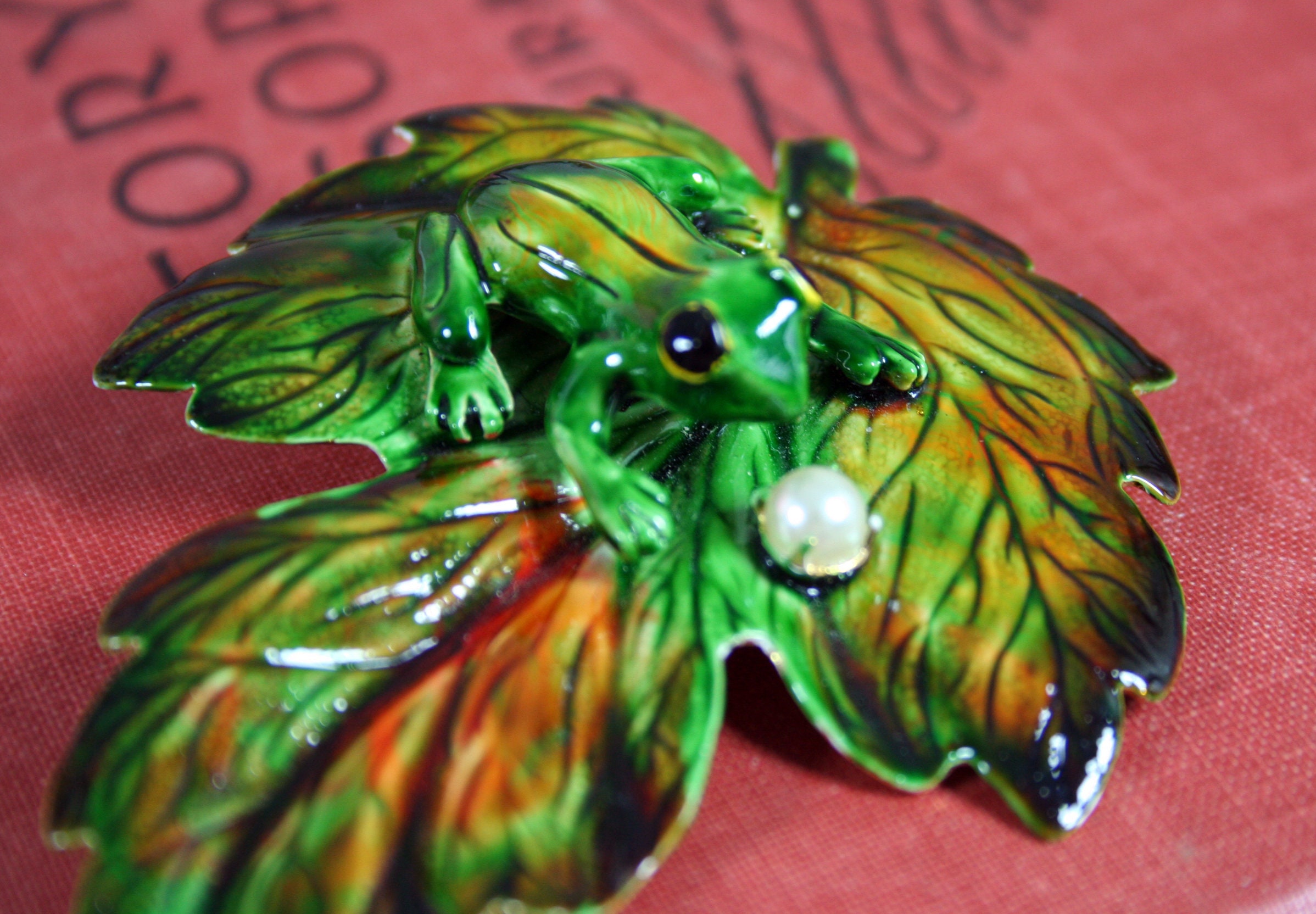 Vintage Signed Robert Frog and Leaf Pin Vintage Enamel Leaf - Etsy