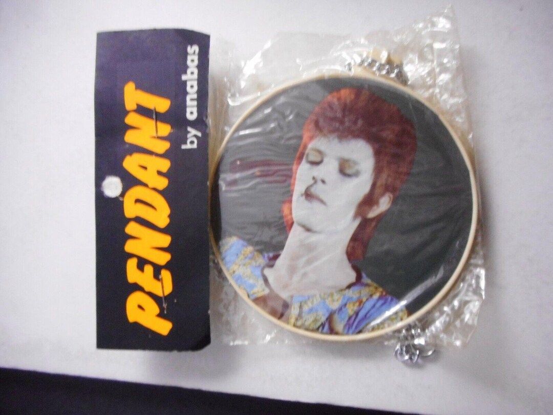 DAVID BOWIE Patch Pendant-1973 ENGLAND - Etsy