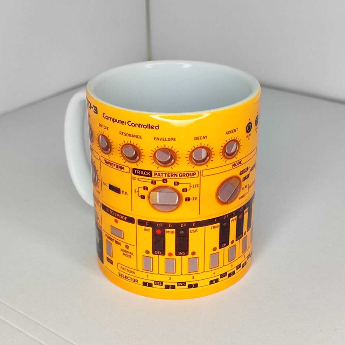 TD-3-AM Analog Acid Bass Line Synthesizer Sequencer Yellow Mug - Etsy