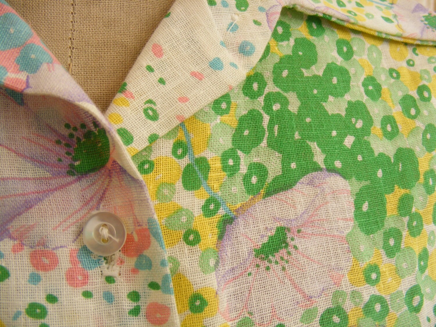 1960s Beeline Blouse - Bright Green and Yellow Floral Motif With ...