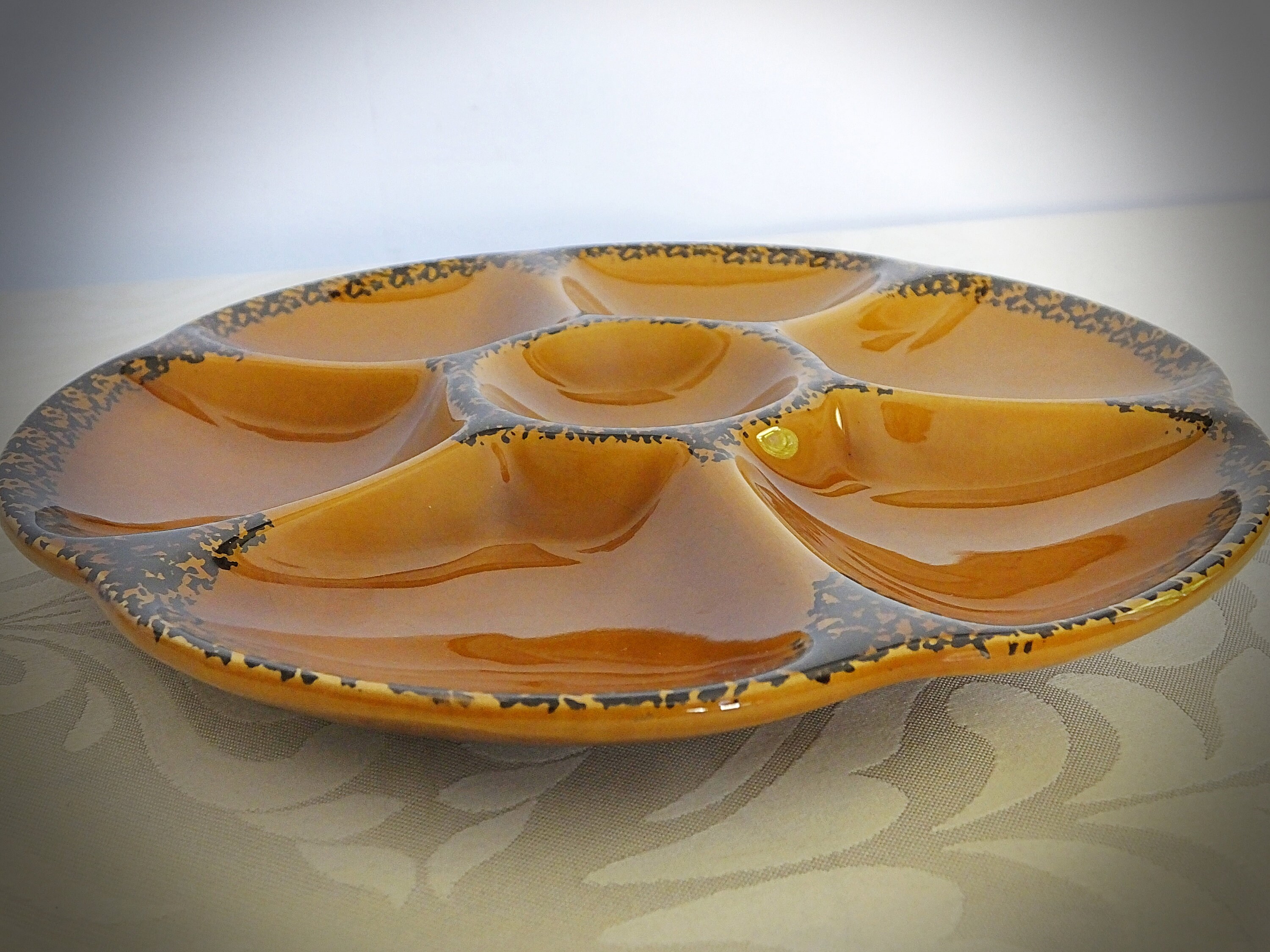 Scalloped Glazed Ceramic Gradient Color 1970s Fondue / Seafood Plate ...
