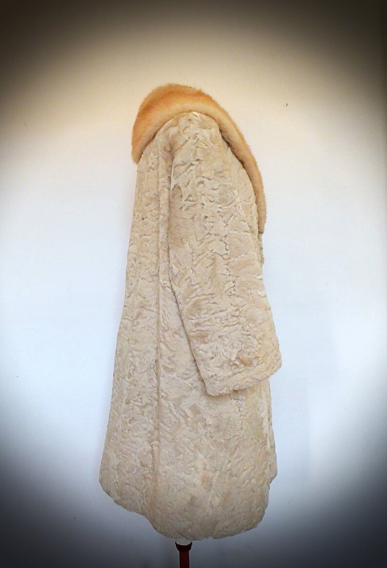1980s Mountain Goat Fur Overcoat Fox Fur Collar Knee Length Beige ...