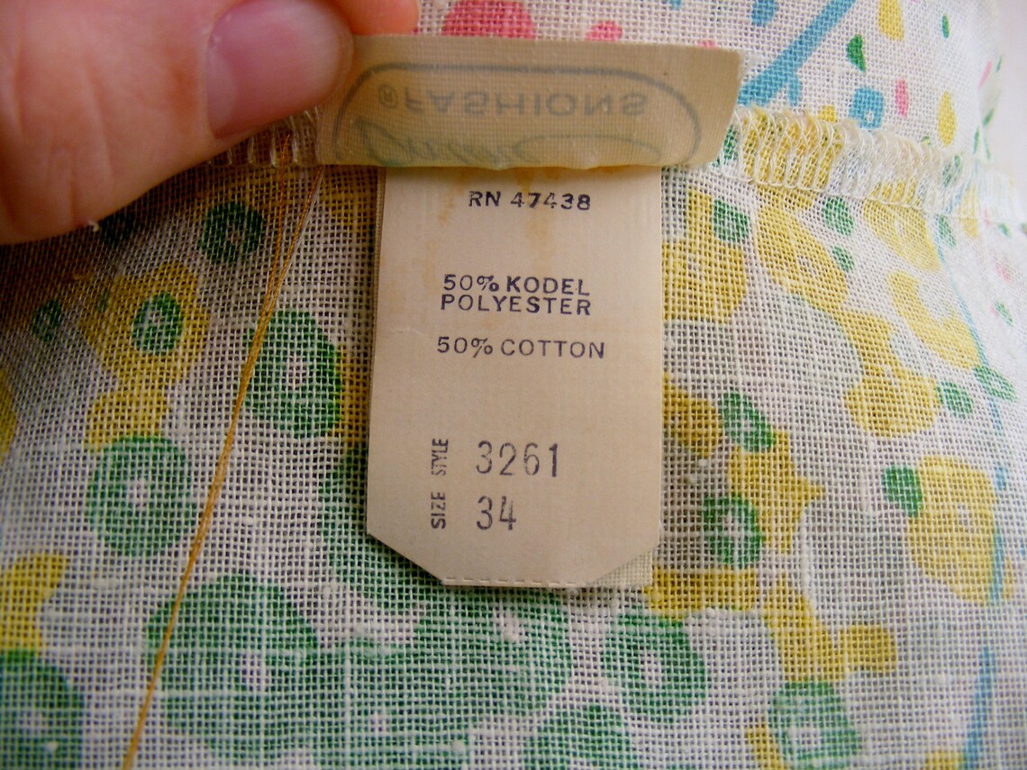 1960s Beeline Blouse - Bright Green and Yellow Floral Motif With ...