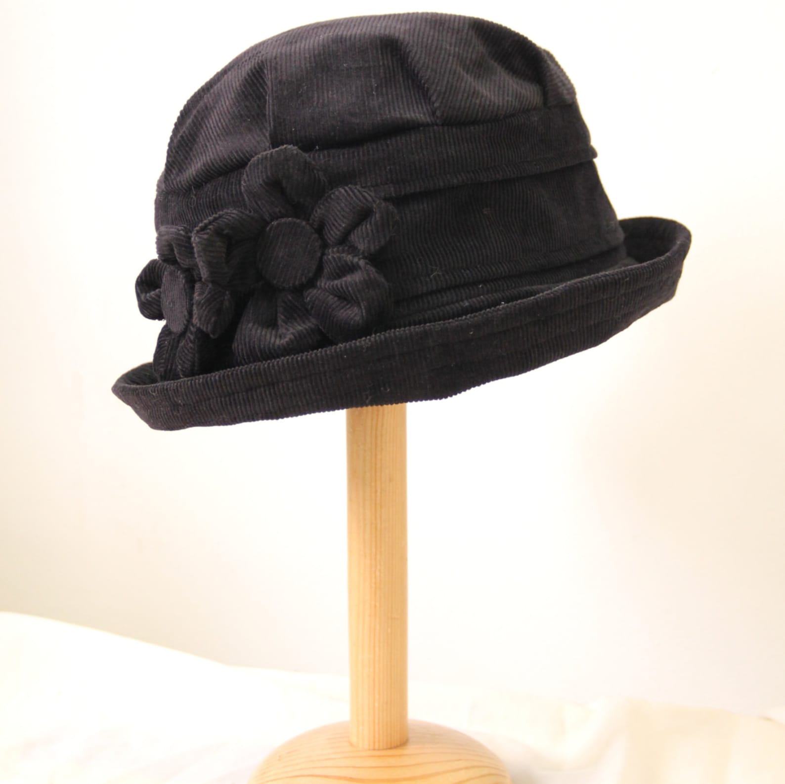 Black Cloche Hat 1920's Daisy Flower Hat Cotton Chemo | Etsy