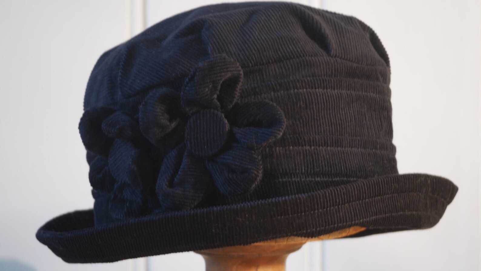 Black Cloche Hat 1920's Daisy Flower Hat Cotton Chemo | Etsy