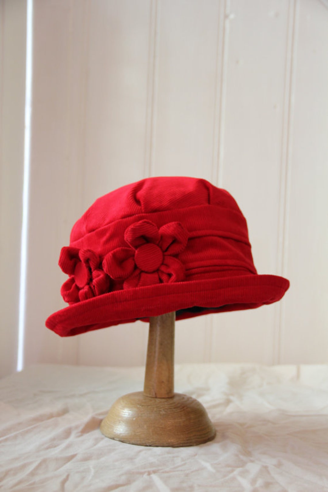 Red Cloche Hat 1920s Winter Scarlet Flower Daisy - Etsy
