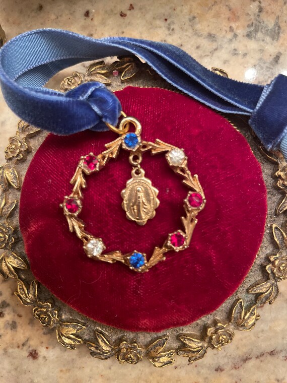 Antique Gold Jeweled Blessed Mother Pendent - Gem