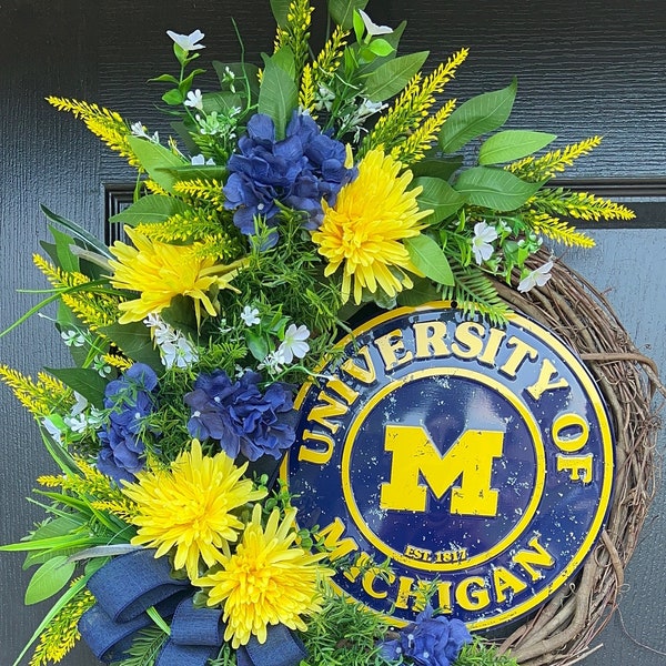 College Wreath - Etsy