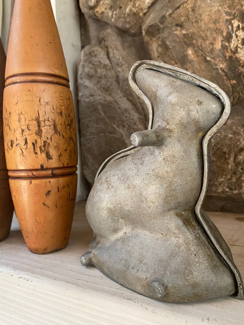 Vintage Cast Metal Rabbit Food Mold - Etsy