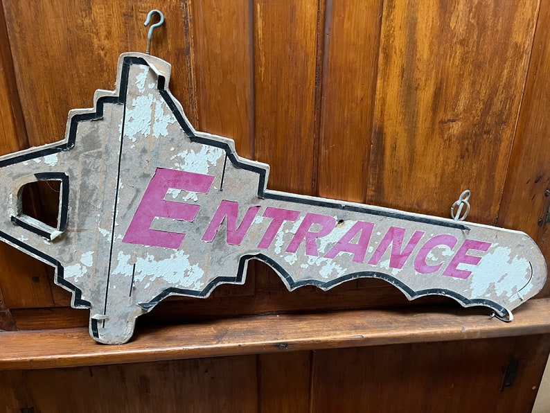 Old Wood Key Sign entrance - Etsy