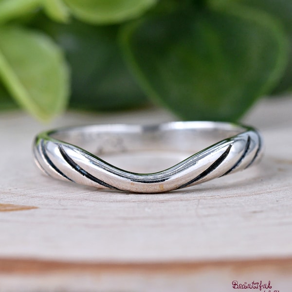 V Shape Ring - Etsy
