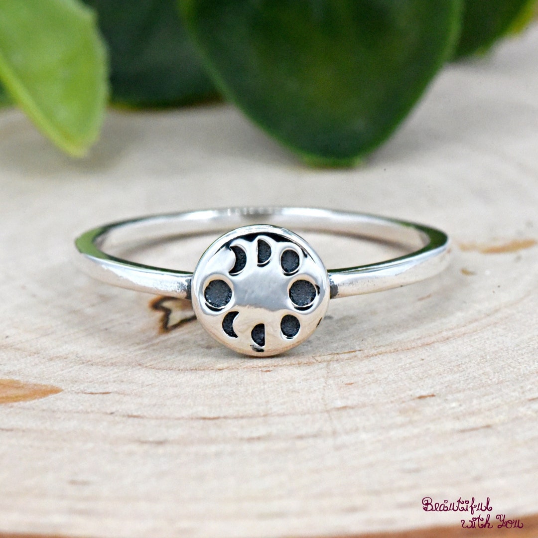 Circle of Moon Phases Engraved Disc Ring, Flat Round Disk Lunar Cycle ...