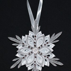 Handmade Snowflake CHRISTMAS Tree Decoration/ornament, Kanzashi Style ...