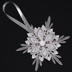 Handmade Snowflake CHRISTMAS Tree Decoration/ornament, Kanzashi Style ...