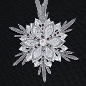 Handmade Snowflake CHRISTMAS Tree Decoration/ornament, Kanzashi Style ...