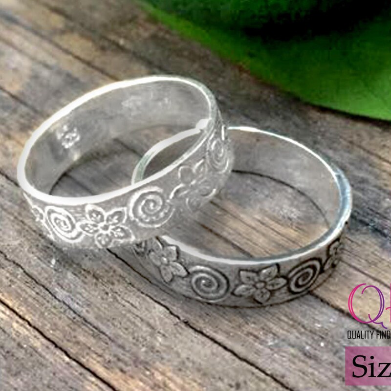 Engraved Flower Ring - Etsy