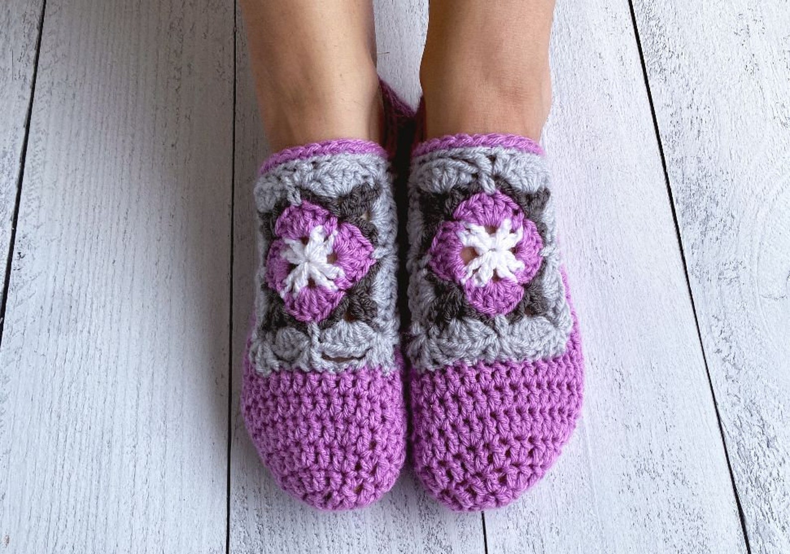 VIDEO TUTORIAL Crochet Square Slippers Pattern, Women's Slippers ...
