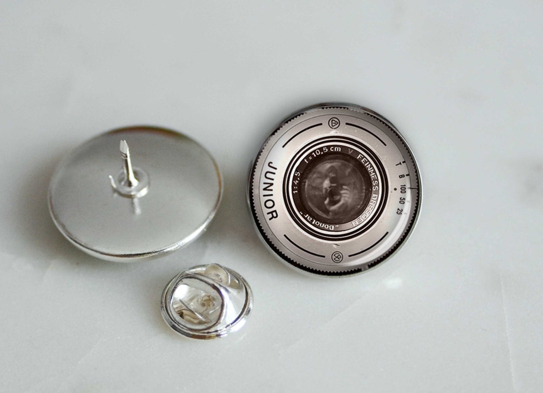 Old Camera Lens Image Tie Pin, Lapel Pin, Cap Pin 20mm, Photographers ...