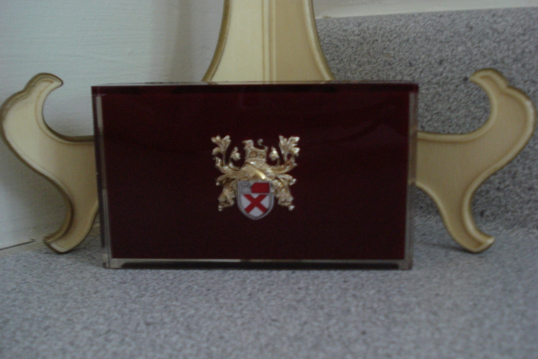 VINTAGE LADY ELGIN Watch Box / Lion Crest Maroon Plastic Lucite ...