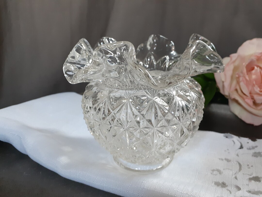 Sweet Vintage Fenton Diamond Pattern Ruffle Edge Vase - Etsy