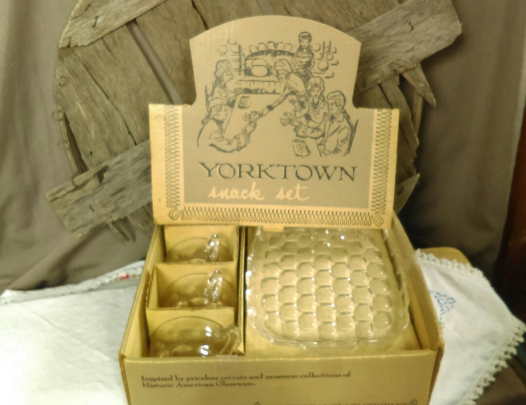1960s Federal Glass Co Boxed Set Yorktown Colonial Snack Sets for 4 (8 ...