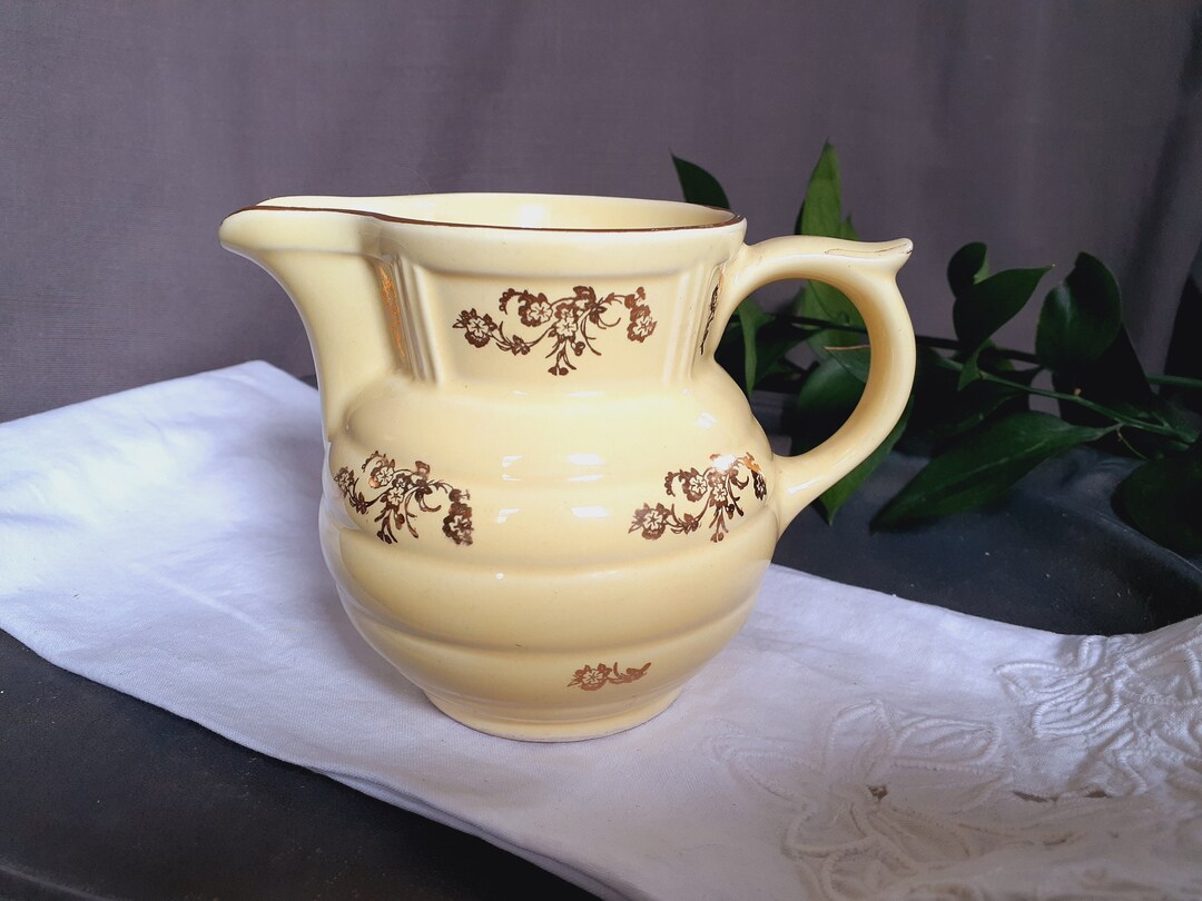 Yellow Beehive Creamer / Milk Pitcher by Enterprise Aluminum Co ...