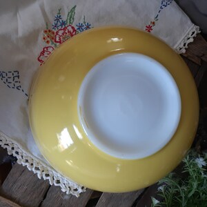 Pyrex Primary Mixing Bowl Yellow 10 Largest of Set 404 Old Mark ...