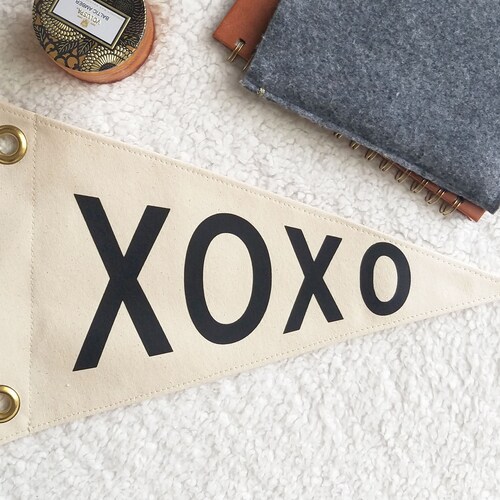 Xoxo Pennant Flag / Wall Flag - Etsy