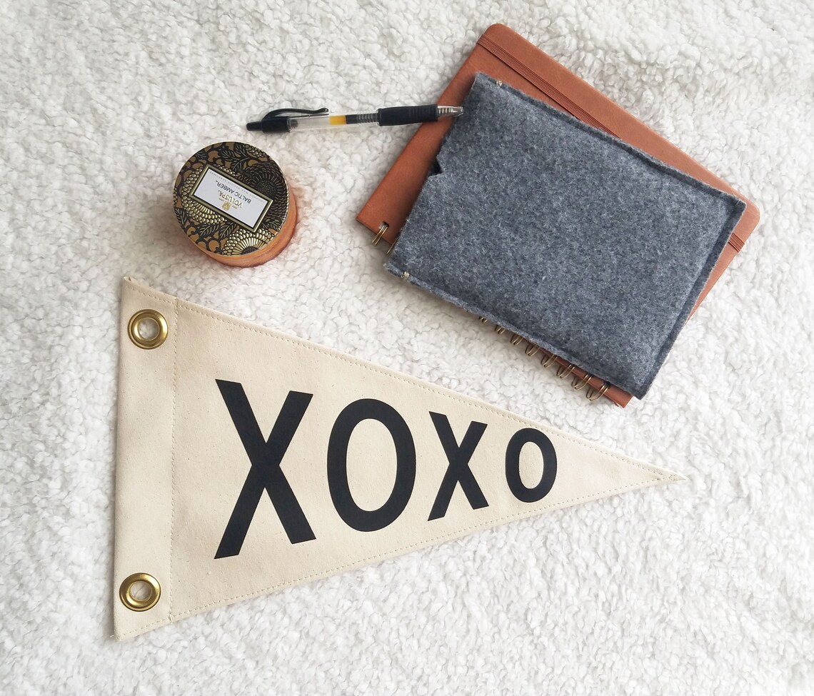 Xoxo Pennant Flag / Wall Flag - Etsy