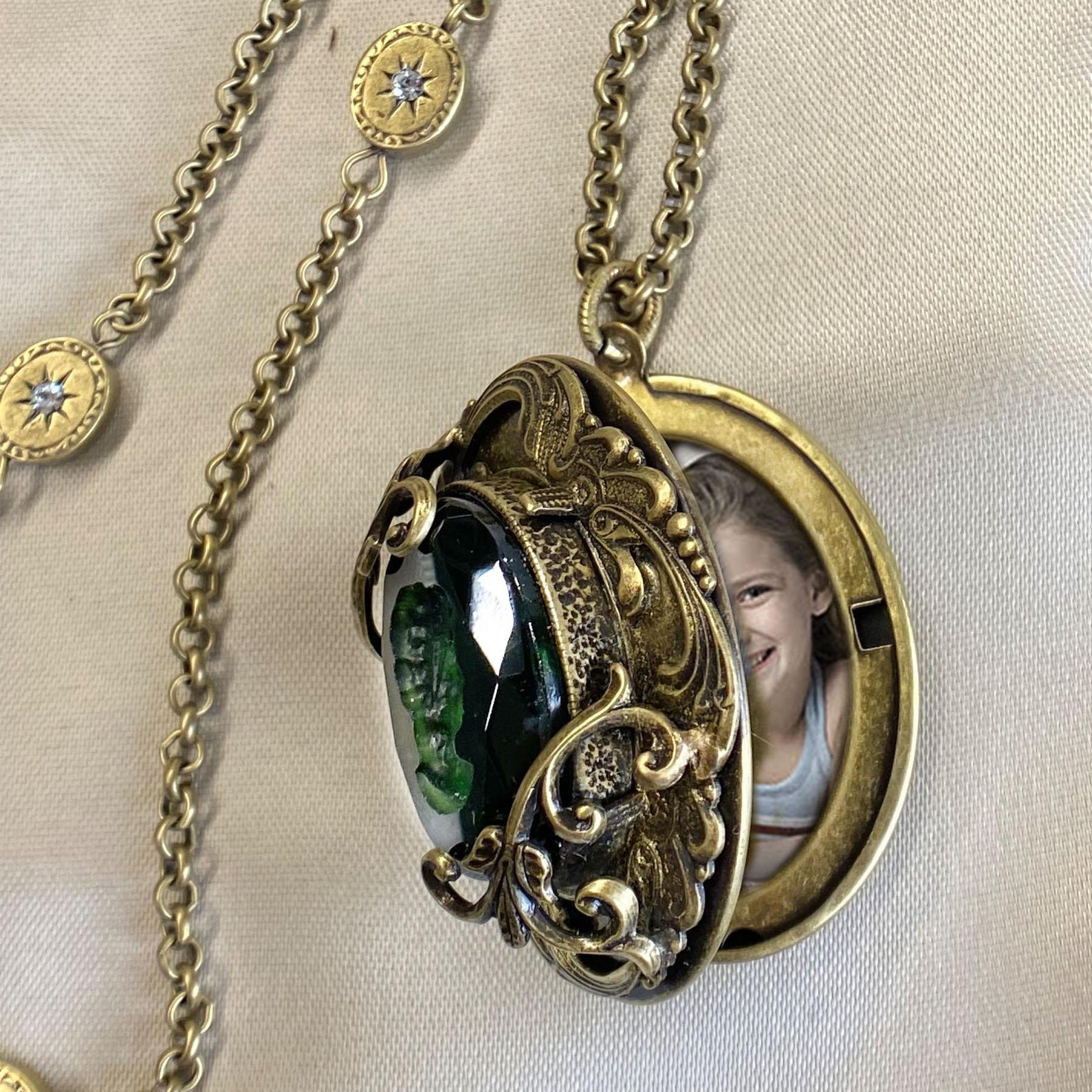 Vintage Emerald Green Intaglio Locket, Victorian Large Two Picture Gift ...